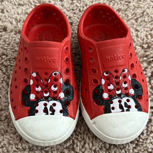 Native Shoes | Shoes | Calling All Disney Lovers Girls Red Minnie Mouse ...